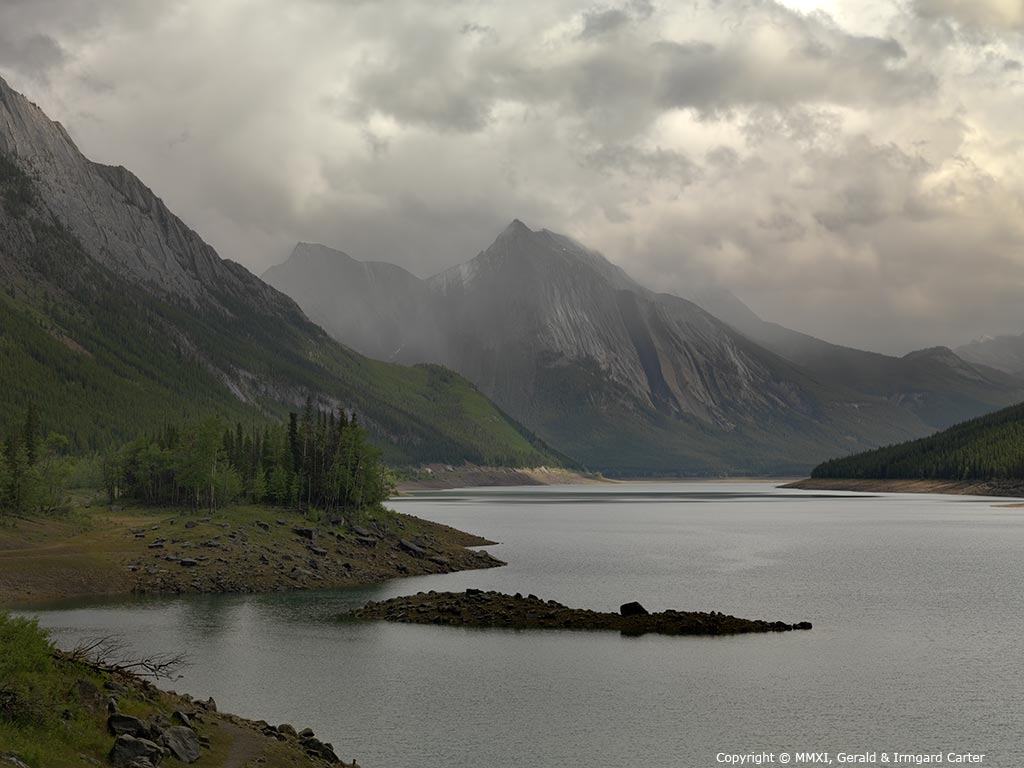 Queen Elizabeth Range, Medicine Lake, Jasper NP